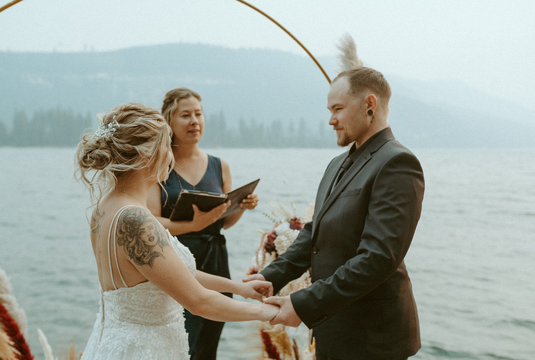 Boho Truckee Dock Elopement - Brides & Weddings Magazine