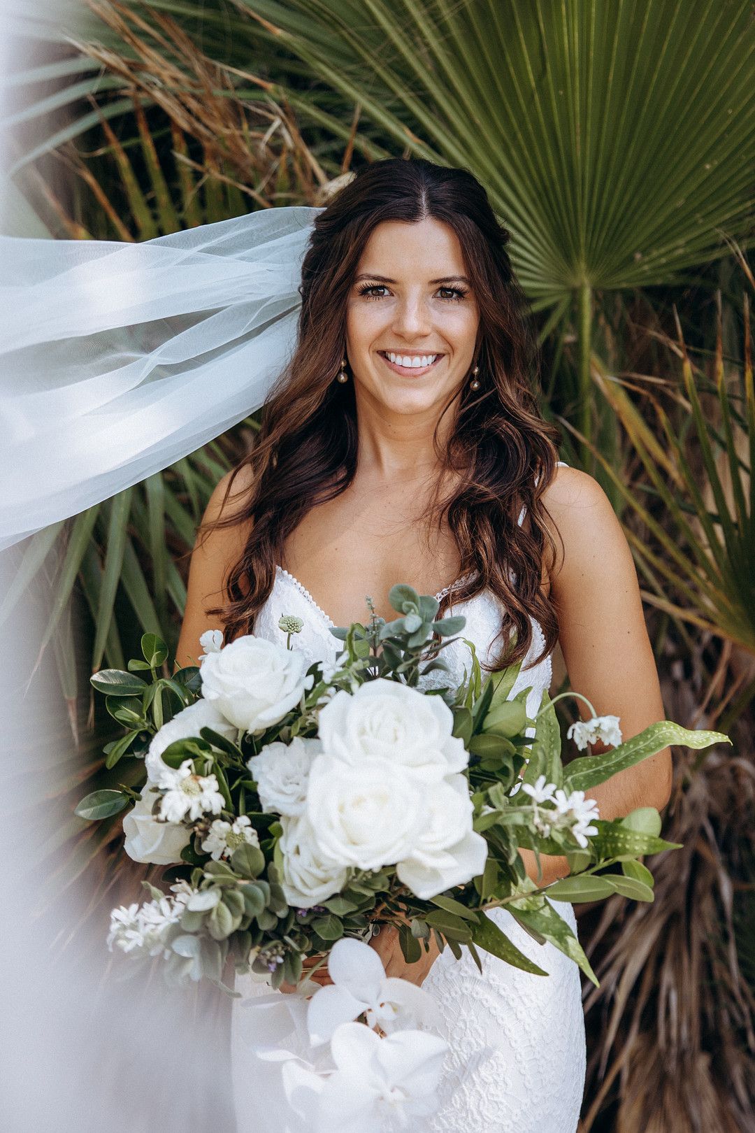 Mackenzie and Nicholas's Modern Seaside Elopement in Hawaii - Brides ...