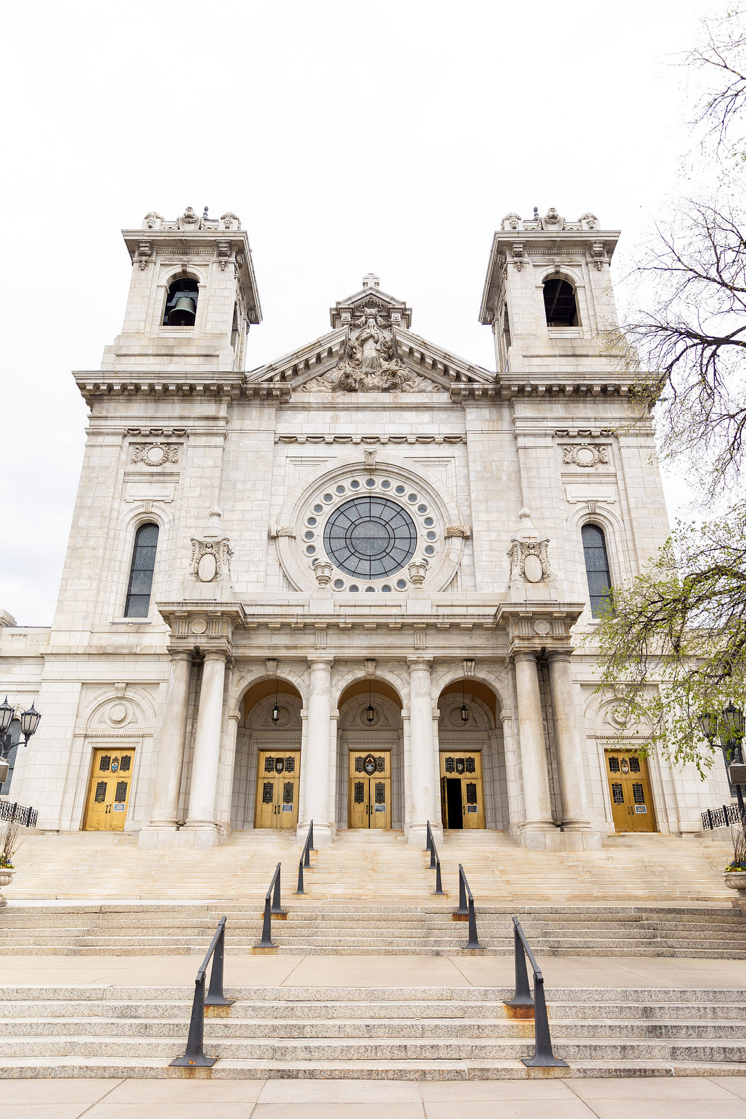 Katie and Pat's Downtown Wedding on the 50th Floor of the IDS Tower ...