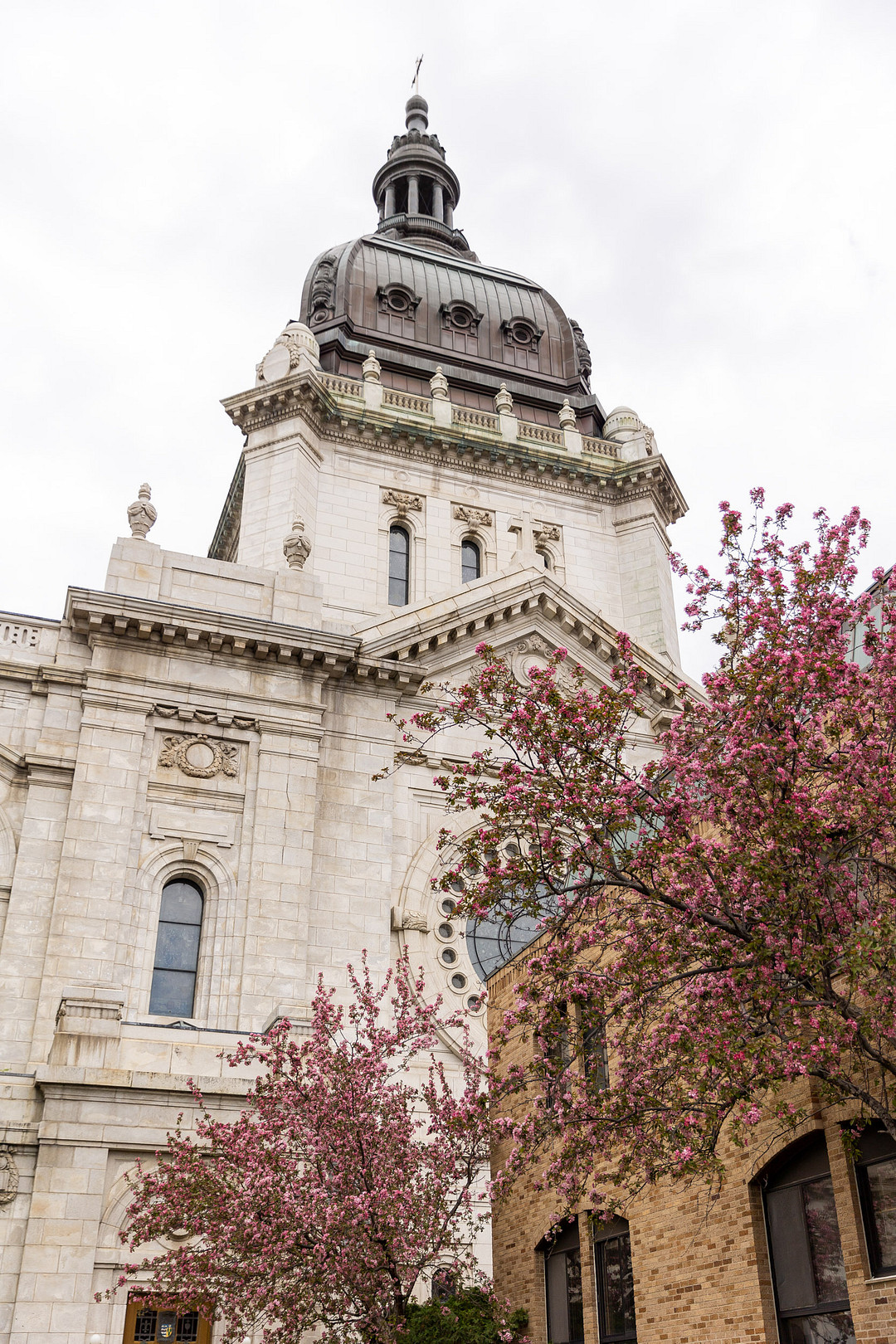 Katie and Pat's Downtown Wedding on the 50th Floor of the IDS Tower ...