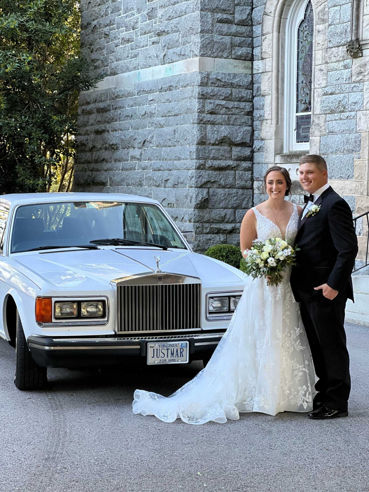 Photogenic Classic Car Provides Regal Look for Wedding Photos - Brides ...