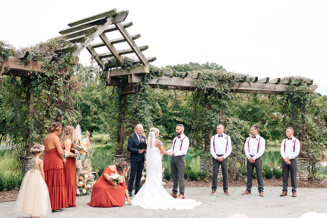 Alyssa and Isaac's Boho Wedding at Howe Farms Apple Barn - Brides ...