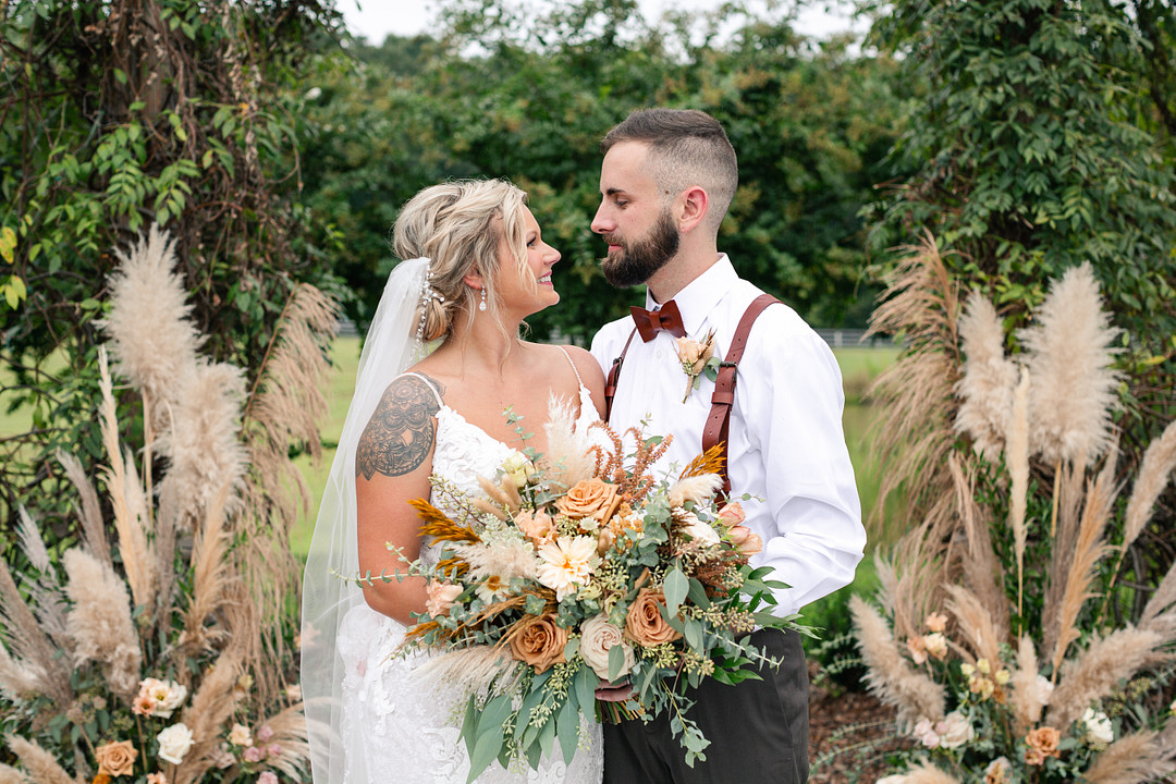 Alyssa and Isaac's Boho Wedding at Howe Farms Apple Barn - Brides ...