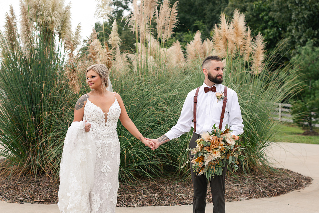 Alyssa and Isaac's Boho Wedding at Howe Farms Apple Barn - Brides ...