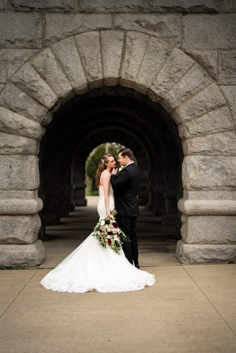Liz and Colin's Unforgettable Wedding at Goose Island Brewery - Brides ...