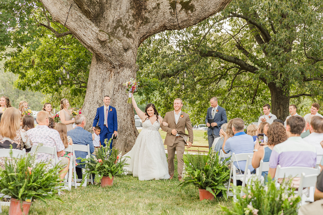 Torie and Samuel's Colorful Southern June Wedding - Brides & Weddings ...