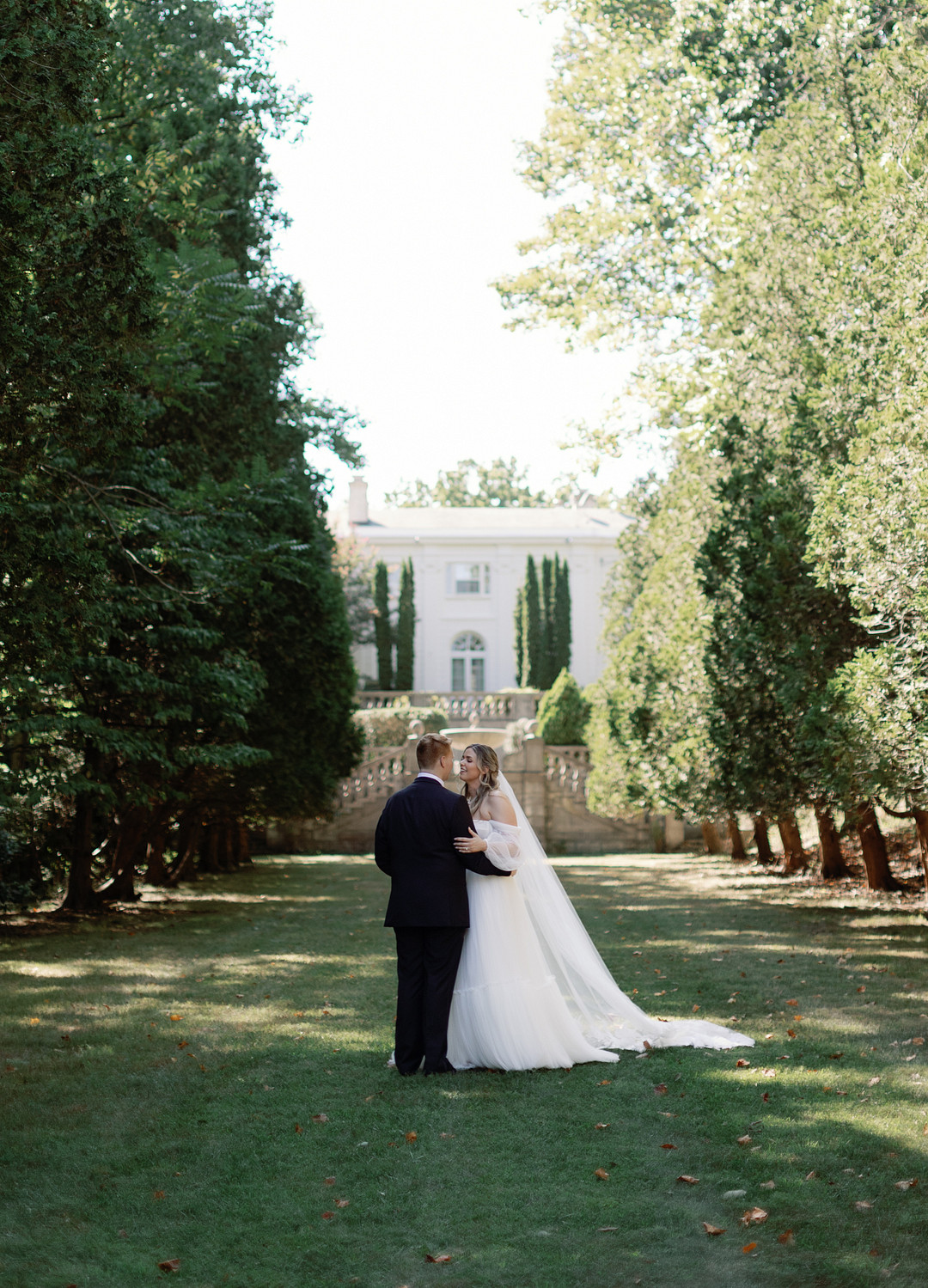 Alison and Nash's 'Lover' Inspired Wedding at Historic Estate - Brides ...