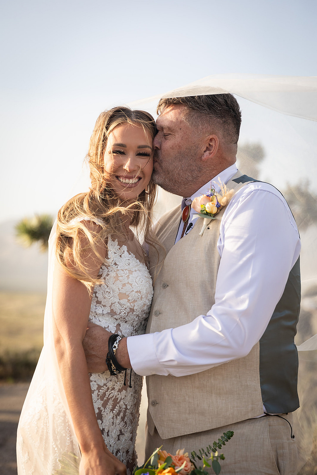 Jessica and Joseph's Classic Las Vegas Elopement at Red Rock Canyon ...