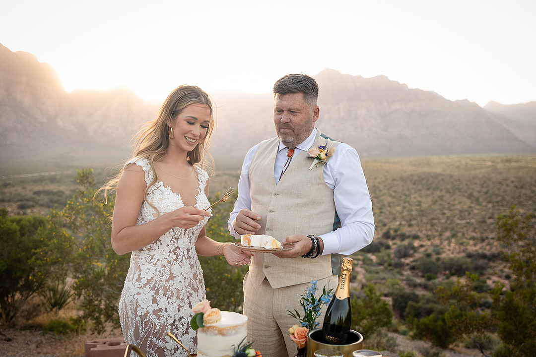 Jessica and Joseph's Classic Las Vegas Elopement at Red Rock Canyon ...