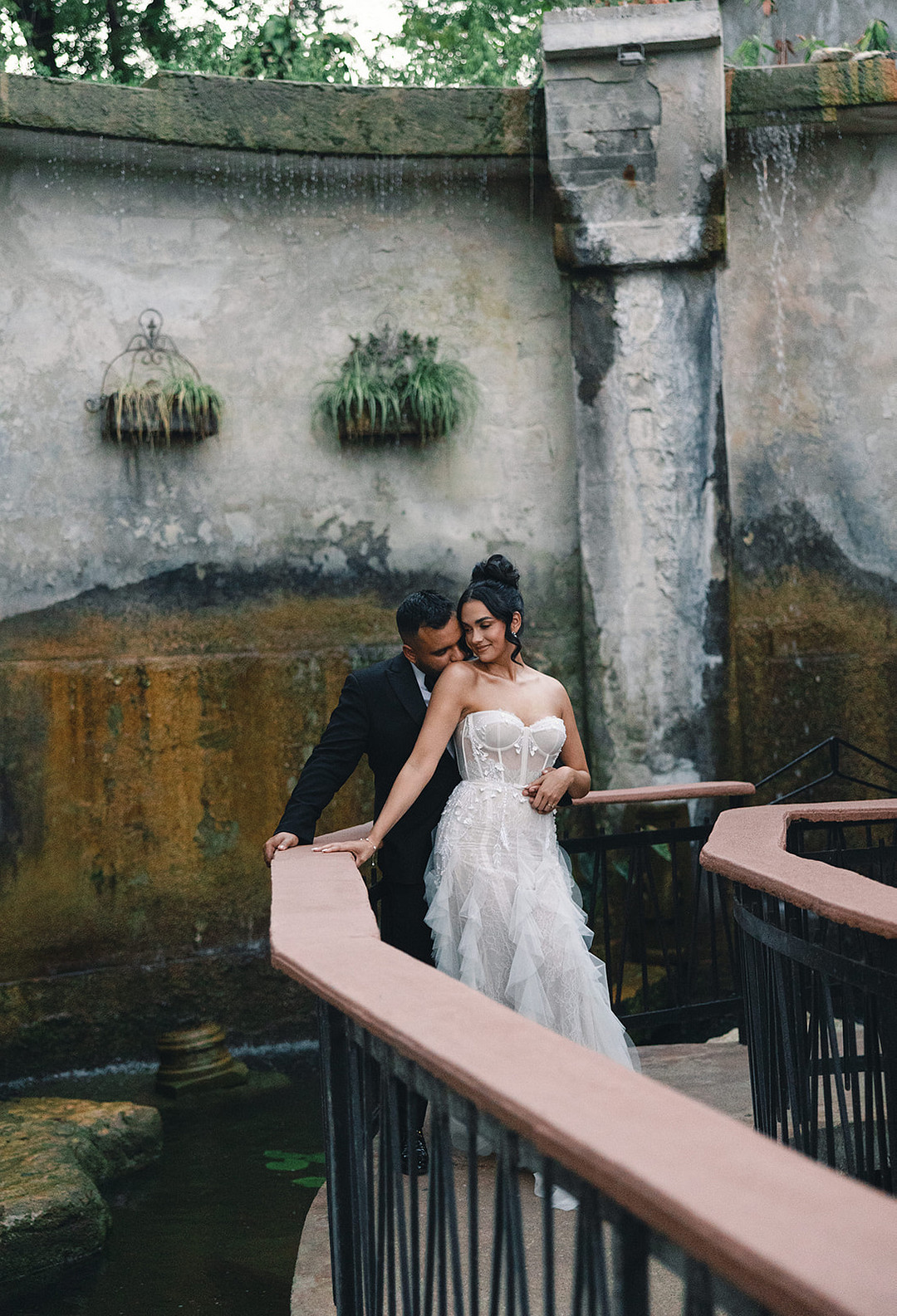 Emily and Victor's White Wildflower Wedding at Villa Antonia - Brides ...