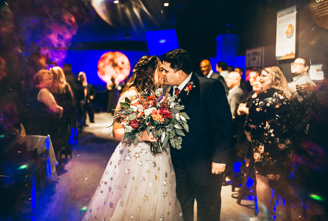 Michelle and Andrew's Dinosaur Wedding at the Orlando Science Center ...