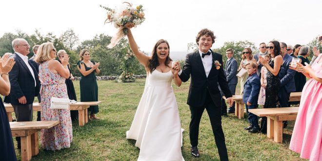 Lyndsey and Christopher's Elegant Backyard Wedding - Brides & Weddings ...