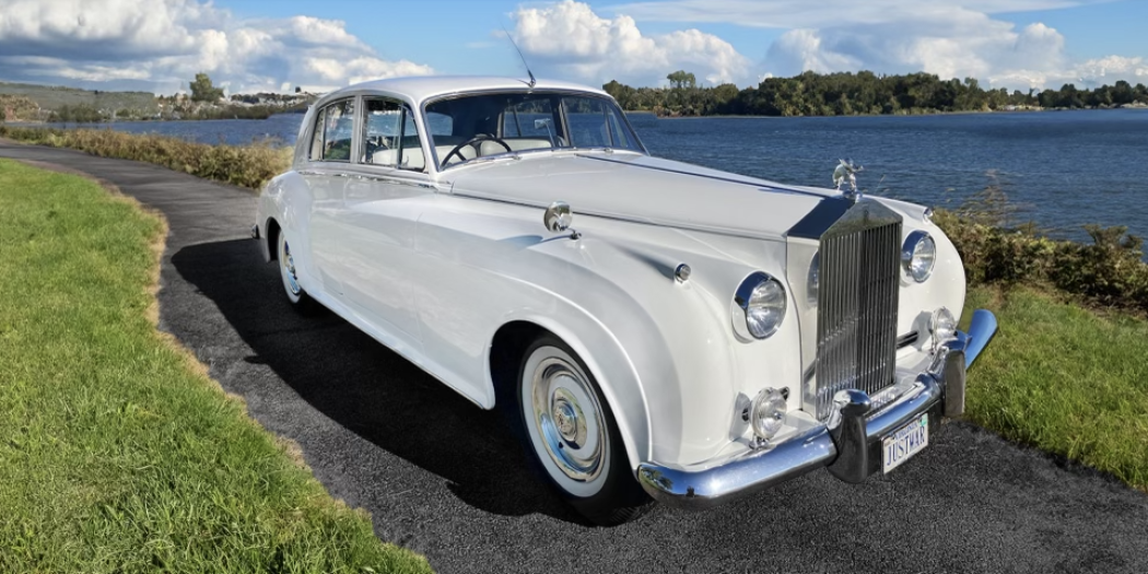 Photogenic Classic Car Provides Regal Look for Wedding Photos - Brides ...