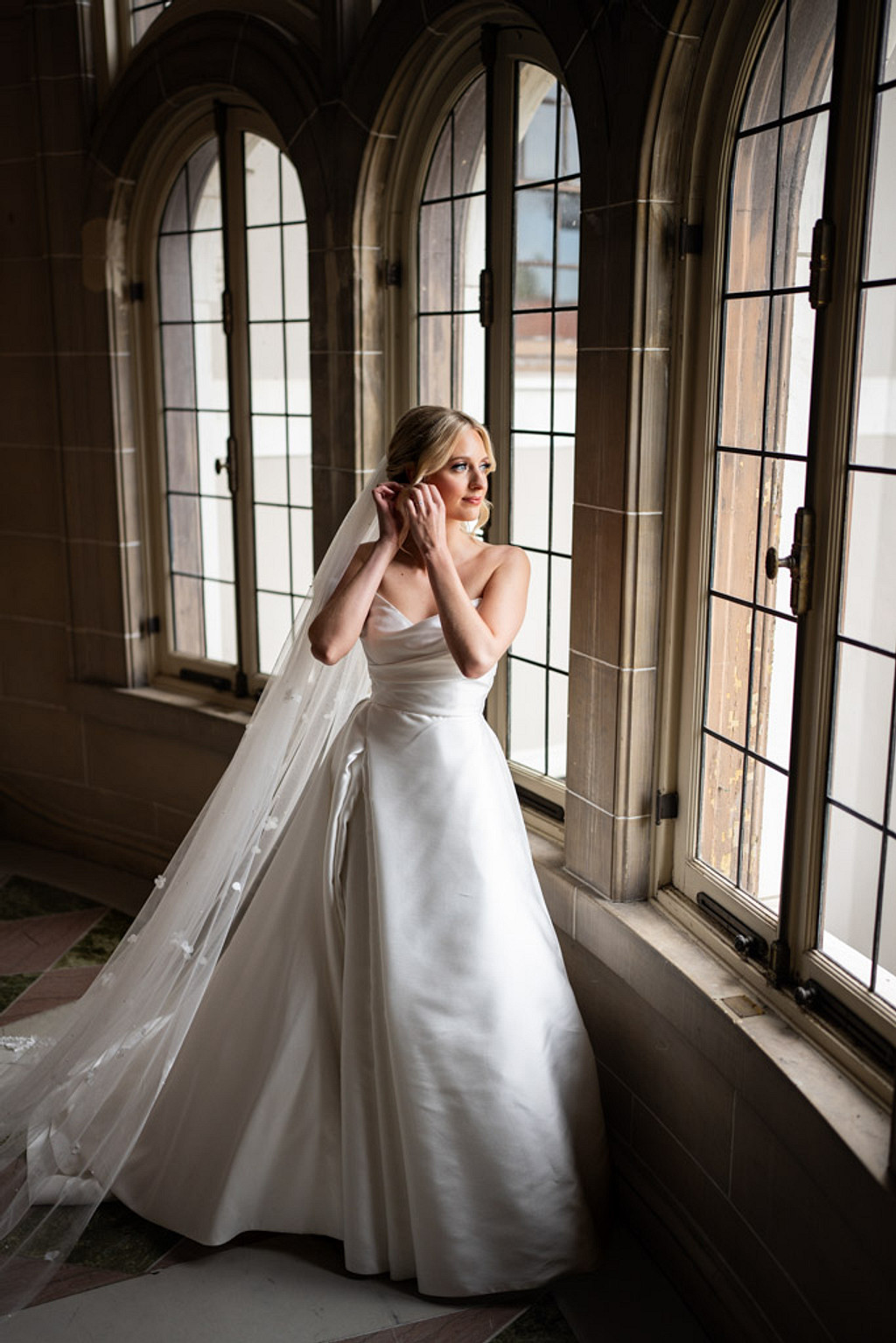 Keri and TJ's Stunning and Luxurious Wedding at Armour House - Brides ...
