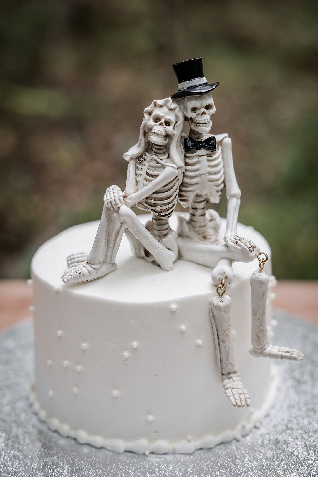Kelsey and Chris's Macabre Nature Micro Wedding at Chapel in the Hollow ...