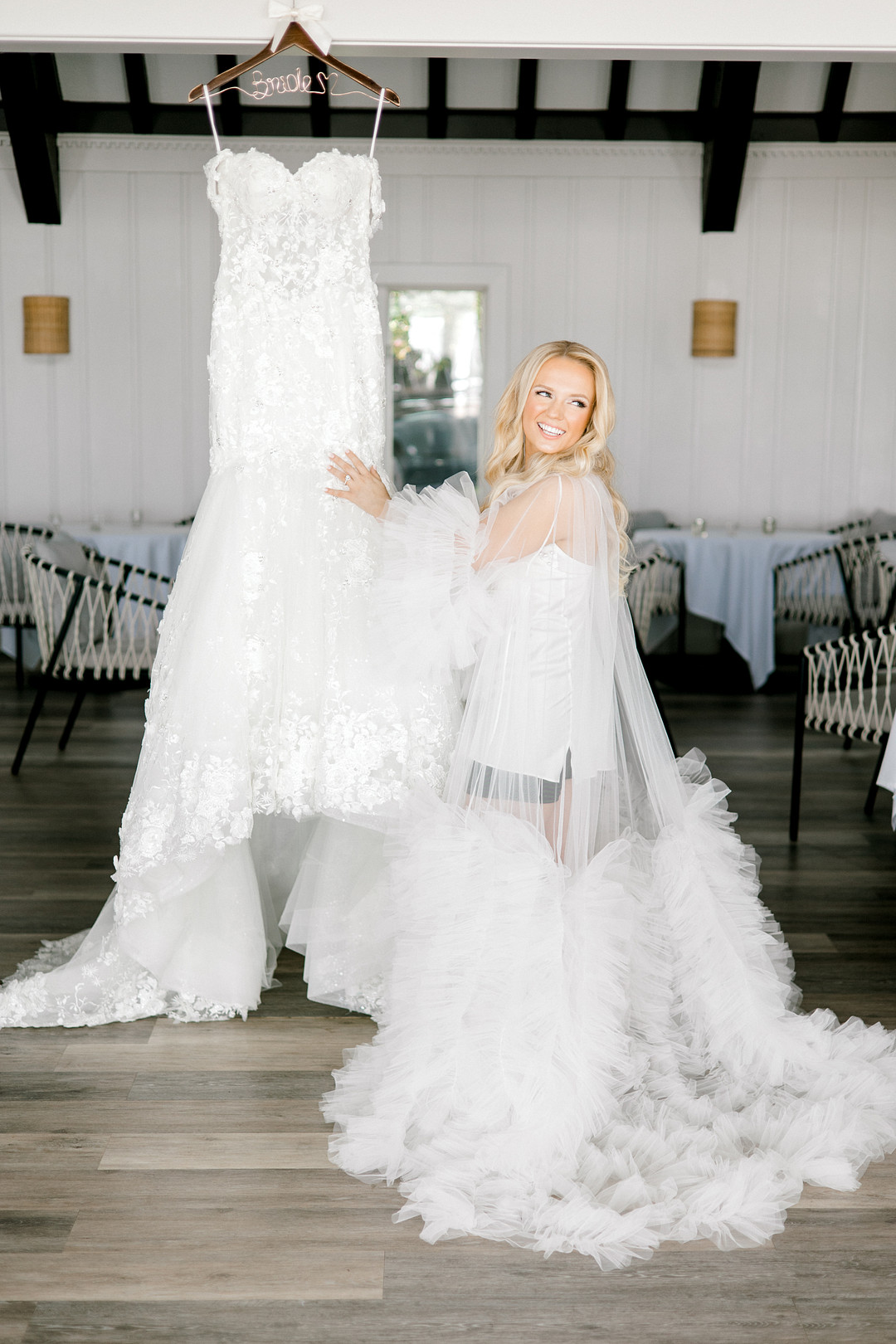 Anna and Ulysses's Beautiful Summer Wedding in the Hamptons - Brides ...