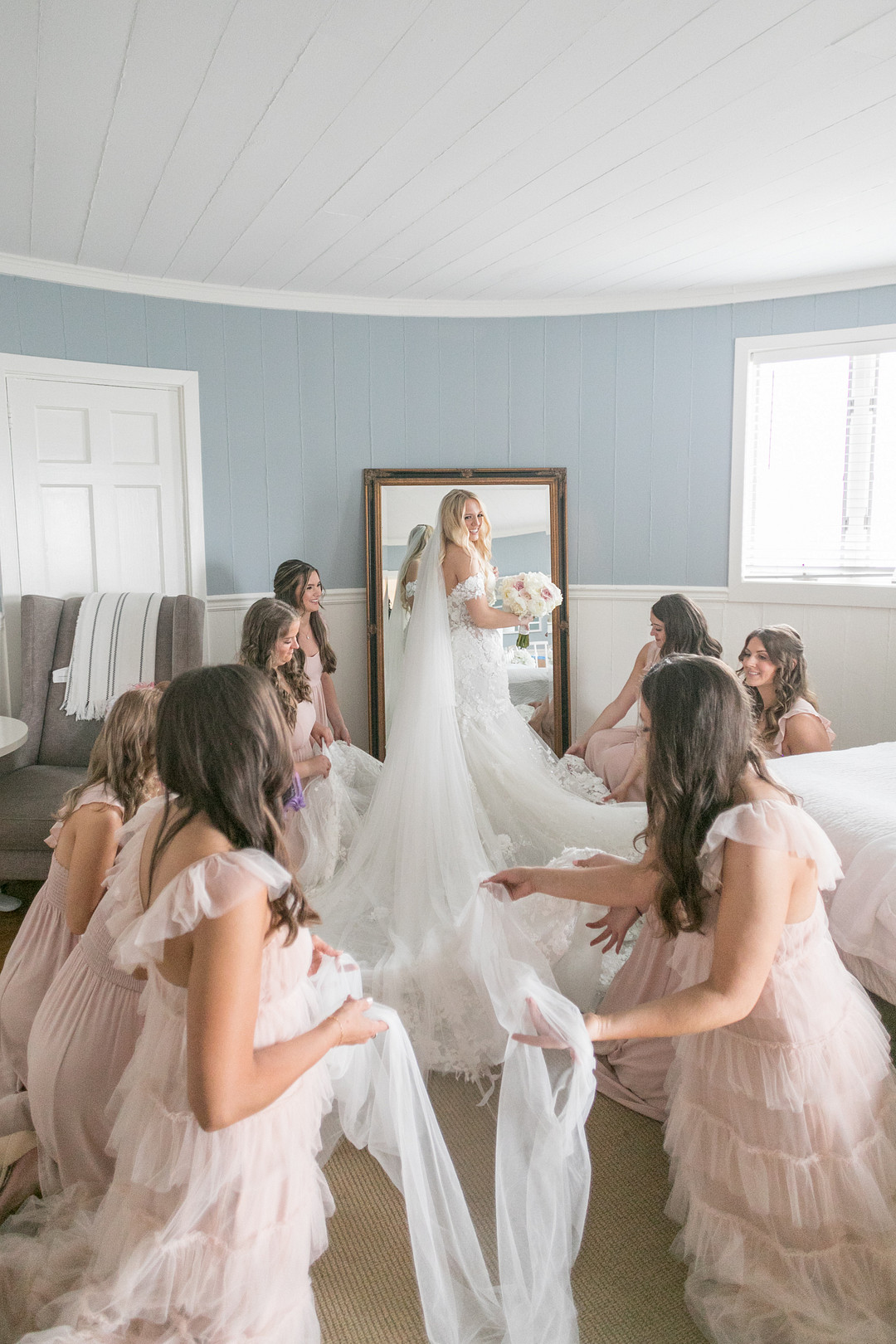 Anna and Ulysses's Beautiful Summer Wedding in the Hamptons - Brides ...