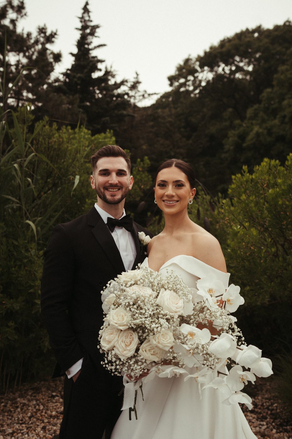 Amanda and Jason's Coastline Wedding at The Old Field Club - Brides ...