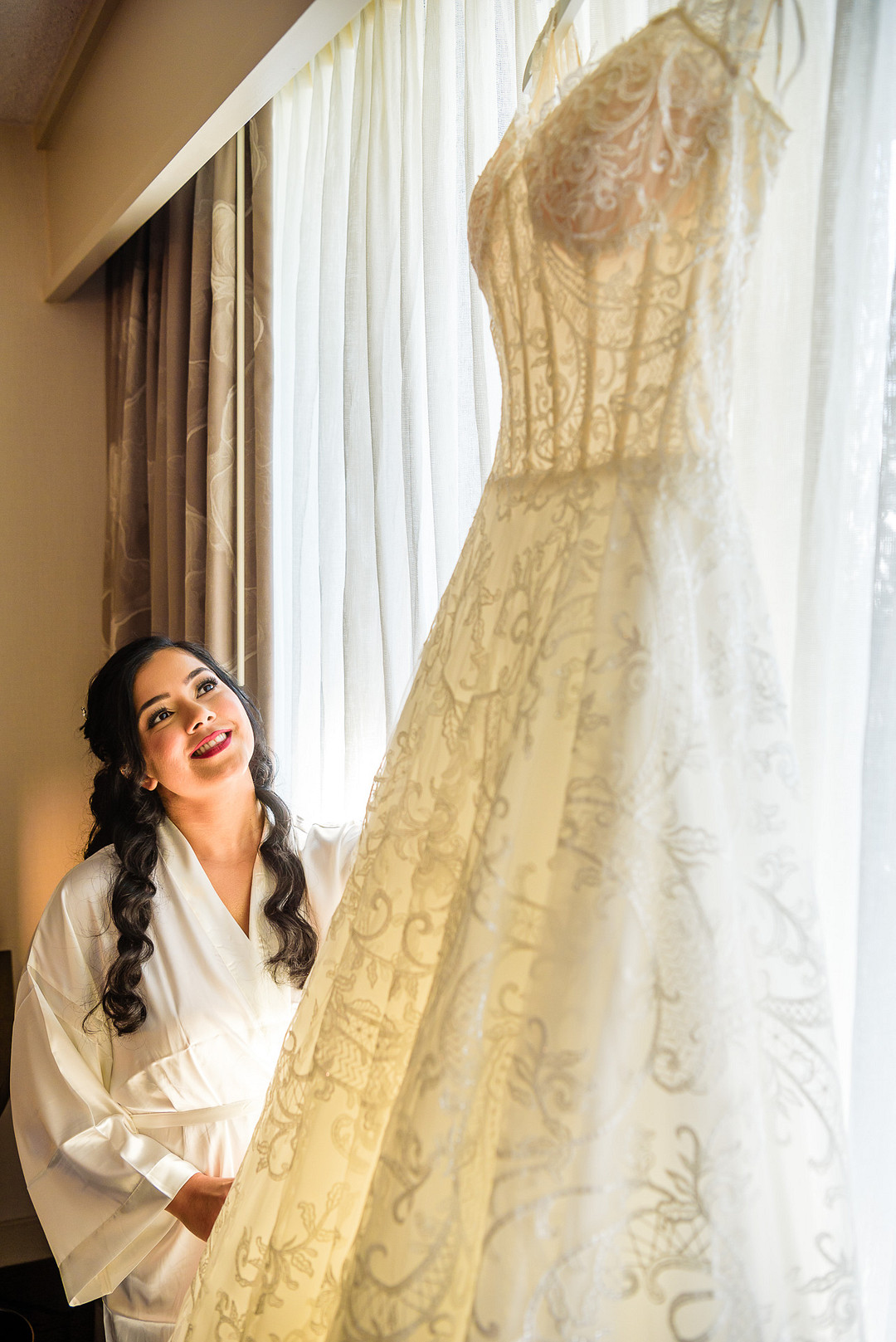 Carolin and Haran's Relaxed Outdoor Wedding in San Diego Bay - Brides ...