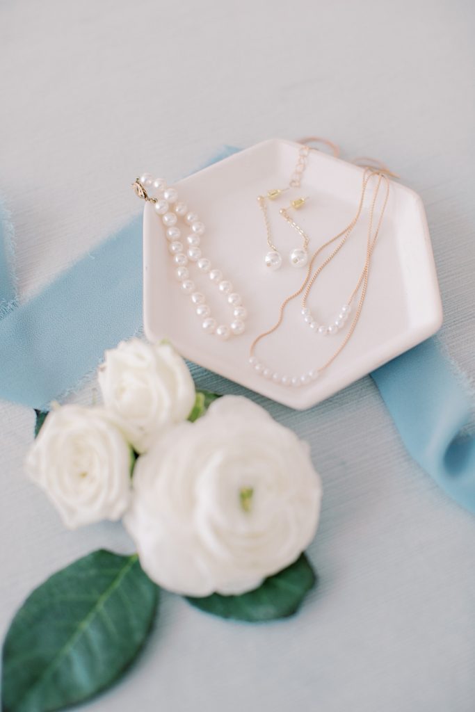 Emma and Carson's Classic and Elegant Blue and White Wedding In ...