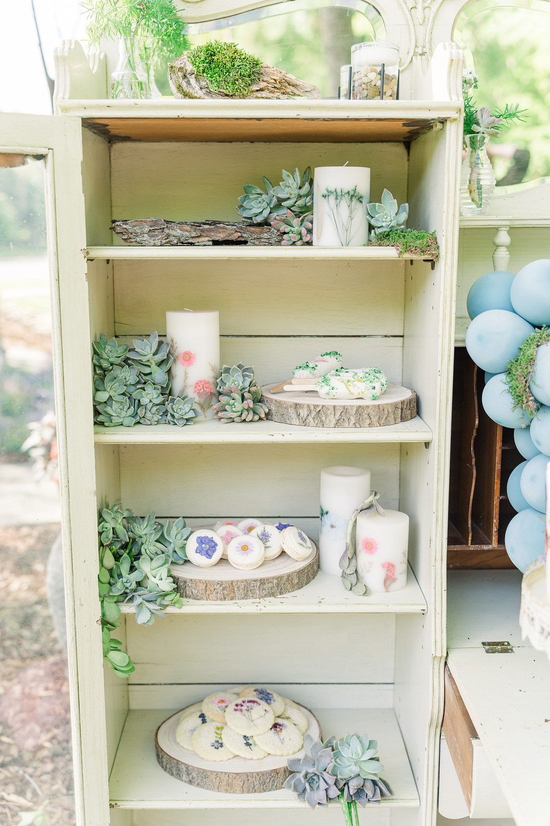 Cottagecore Wedding Styled Shoot in the Gardens of Low Meadows Estate ...
