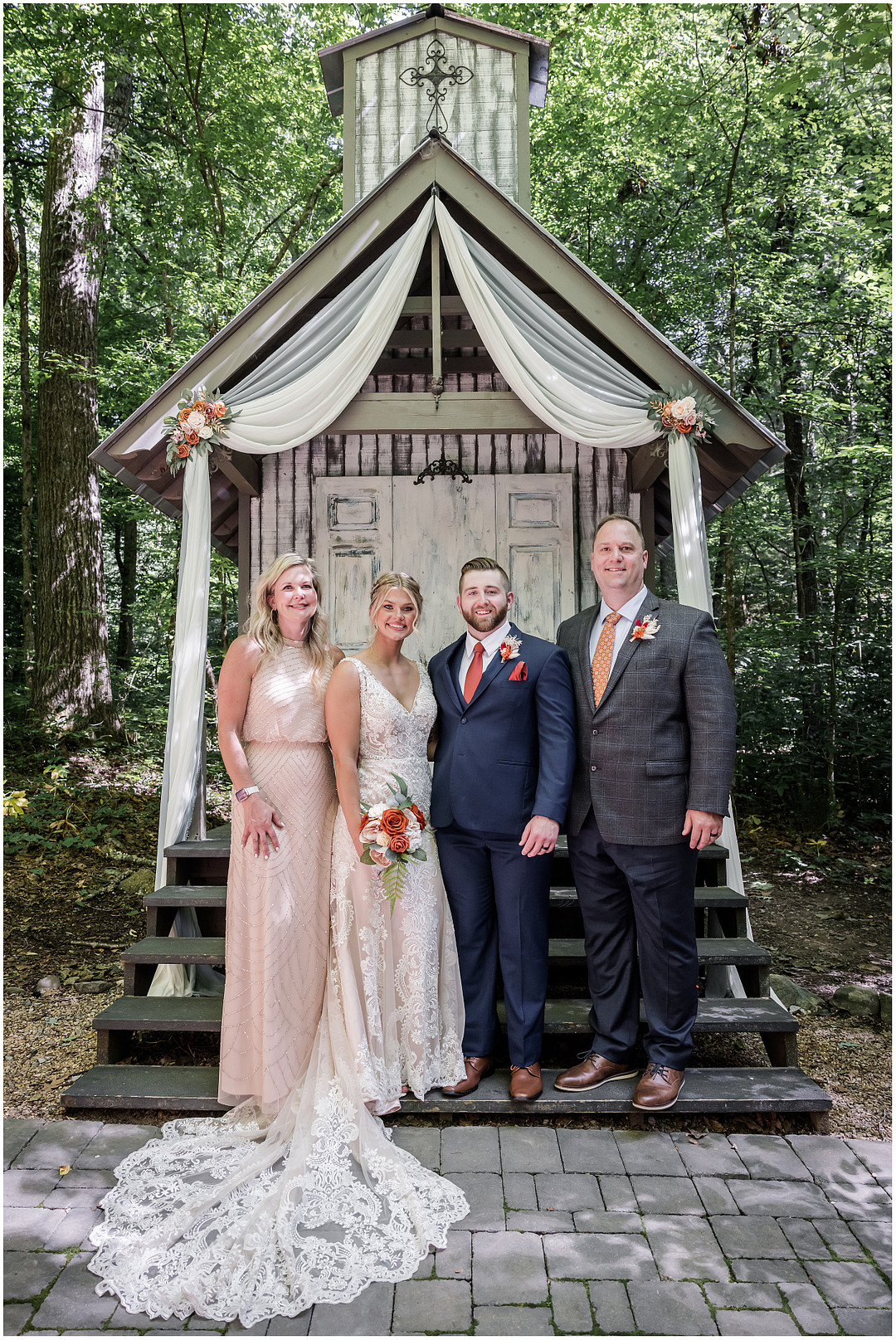 Hailey and Jackson’s Christian Micro Wedding at Chapel in the Hollow ...
