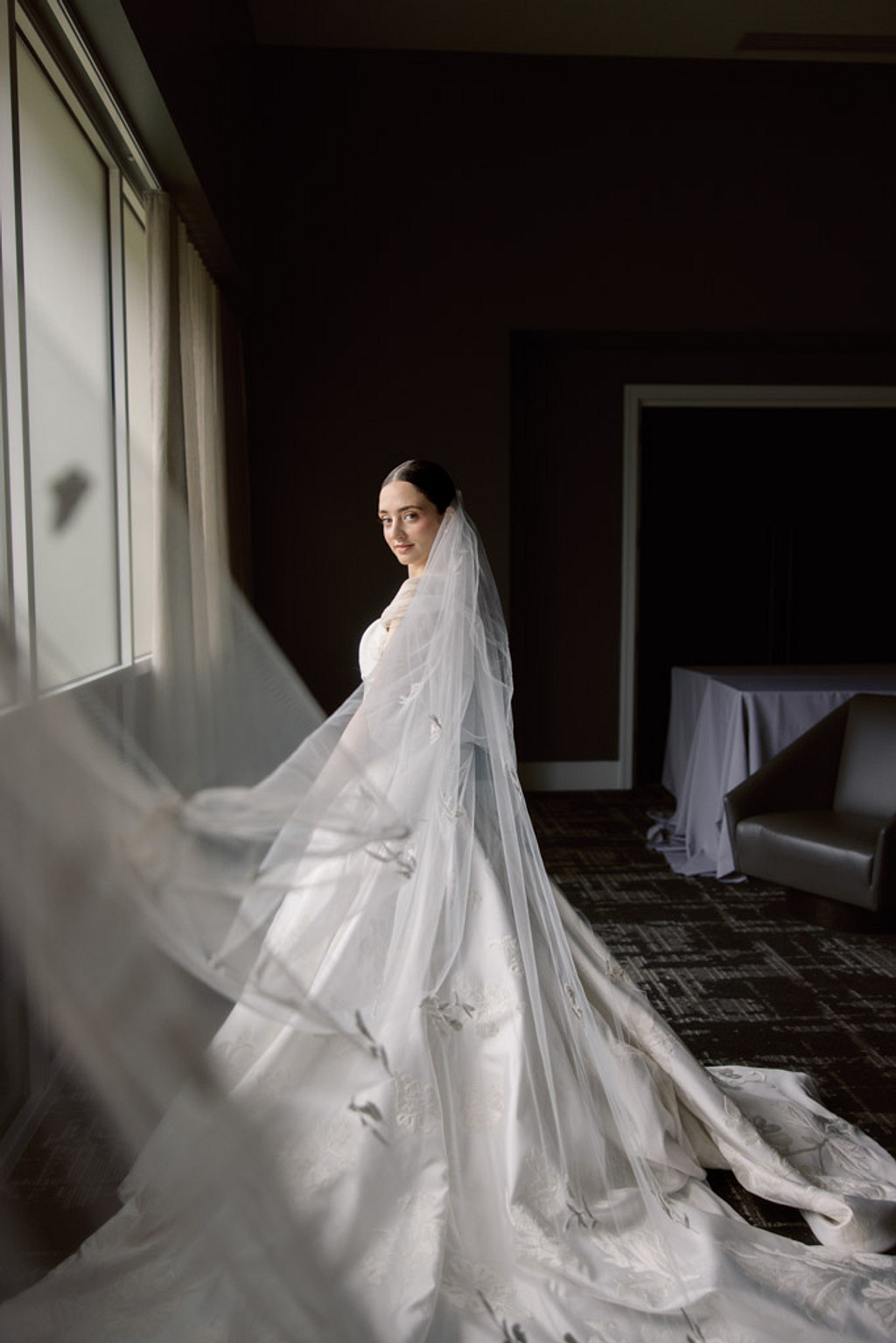 Daniella and Jonah’s Stunning Wedding at Ateres Ayala - Brides ...