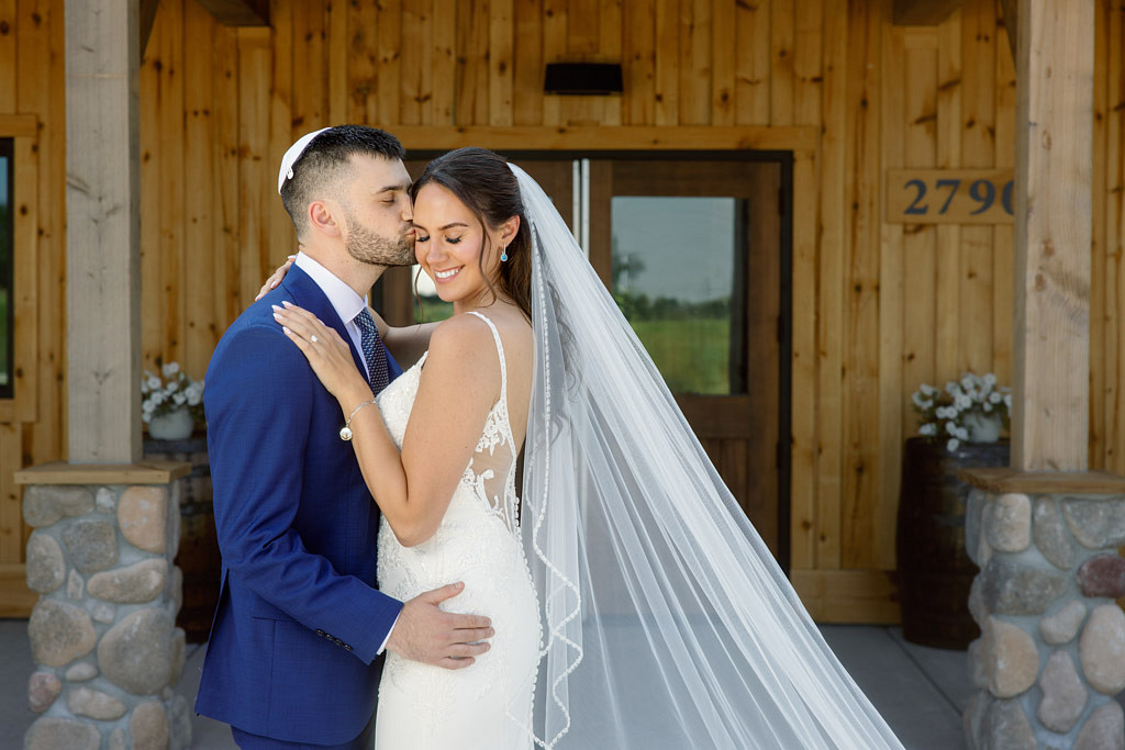 Ariel and Noah's Jewish Wedding Celebration at The Barn at Timber Point ...