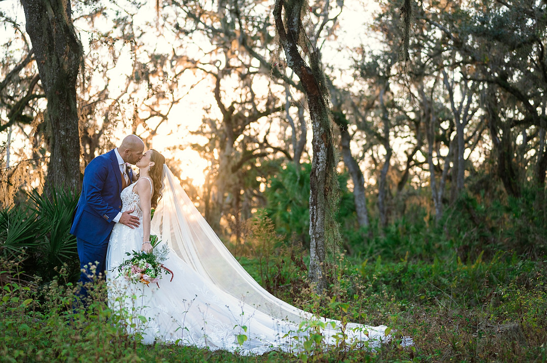 Stacey and Mike’s Heartfelt yet Electric Wedding at The Retreat ...