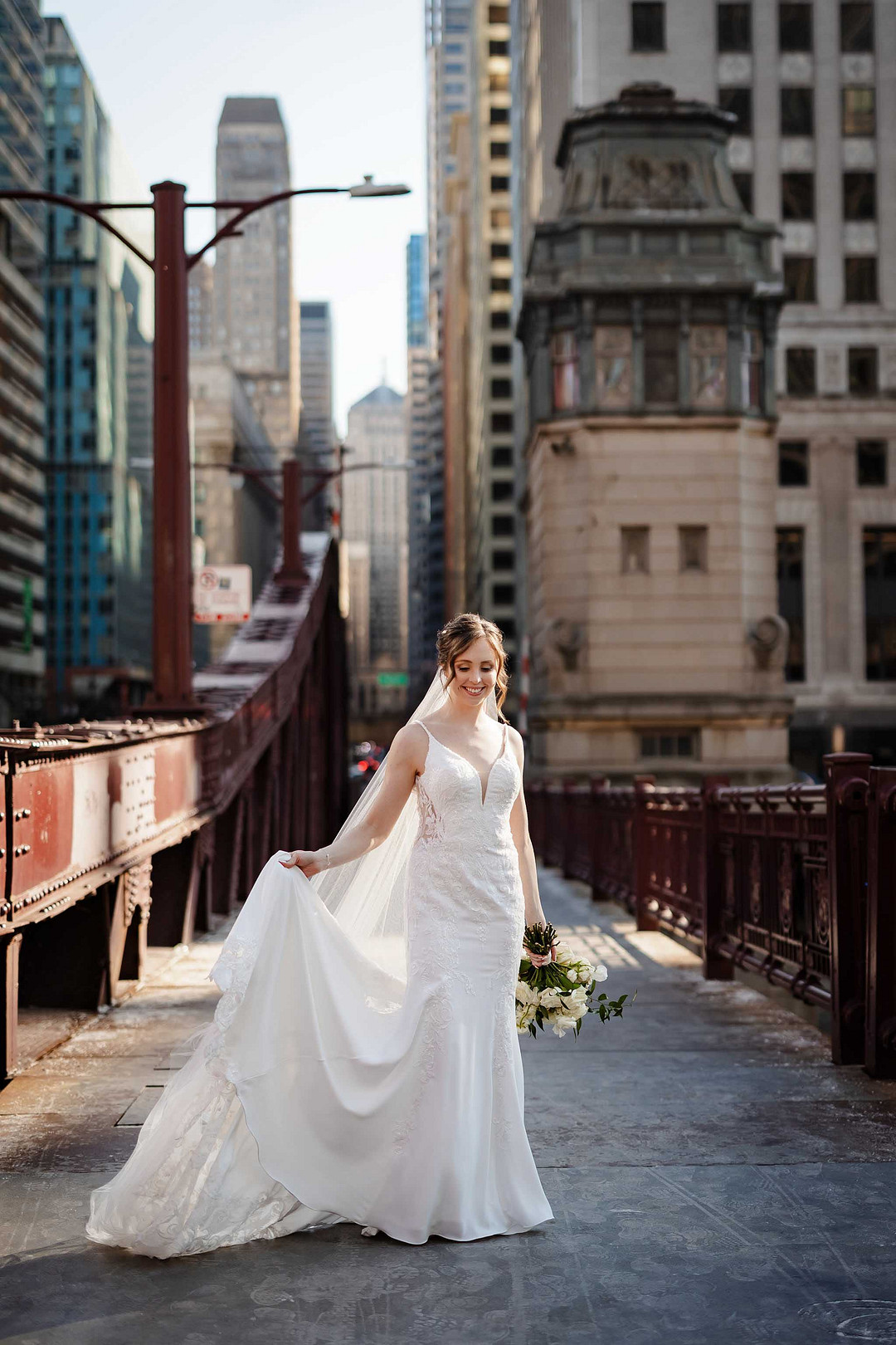 Allison and Aaron's Downtown Chicago Urban Wedding - Brides & Weddings ...