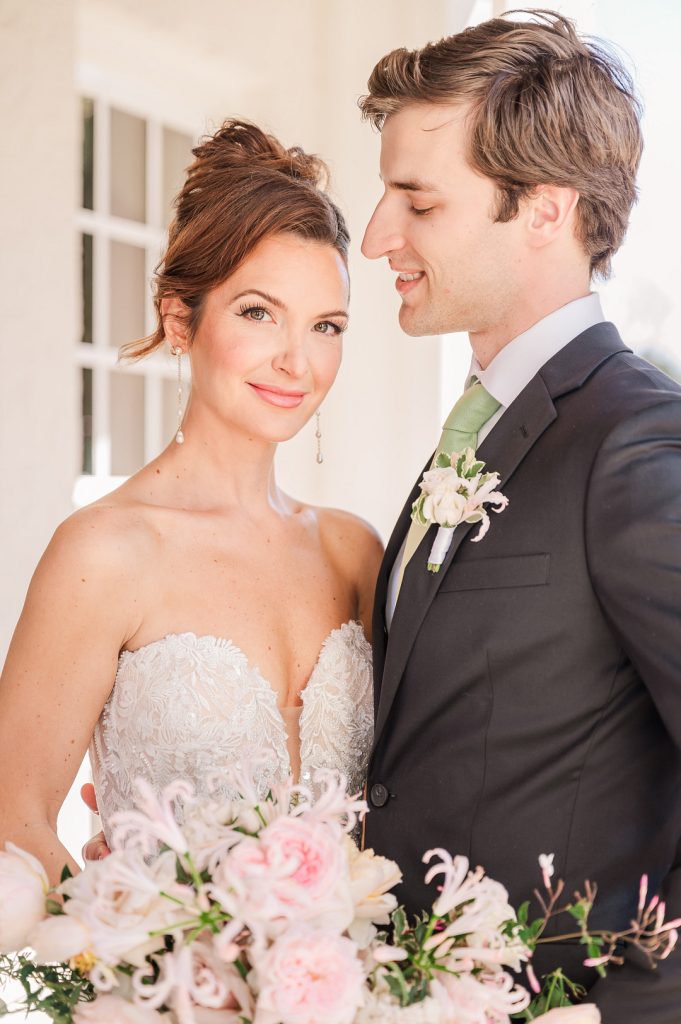 Elegant Spring Estate Styled Shoot Wedding Editorial at Donovan Manor ...